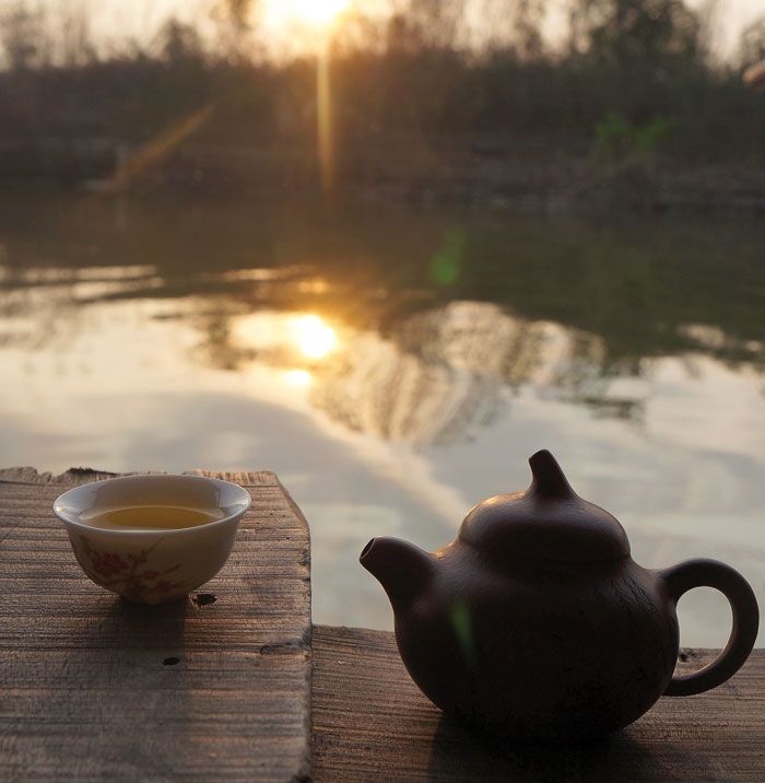 The fragrance of the early morning tea
