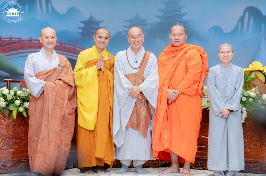 Thiền sư Pomnyun Sunim và Sư cô Giác Lệ Hiếu thăm và chia sẻ pháp thoại ...